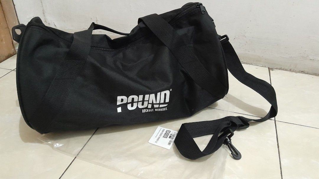 Poundfit Duffle Bag, Olah Raga, Perlengkapan Olahraga Lainnya di Carousell