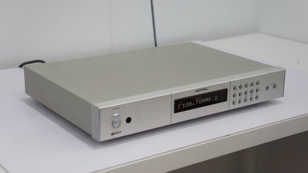 Rotel RT-02 High Grade FM/AM Stereo Tuner, Audio, Other Audio Equipment ...