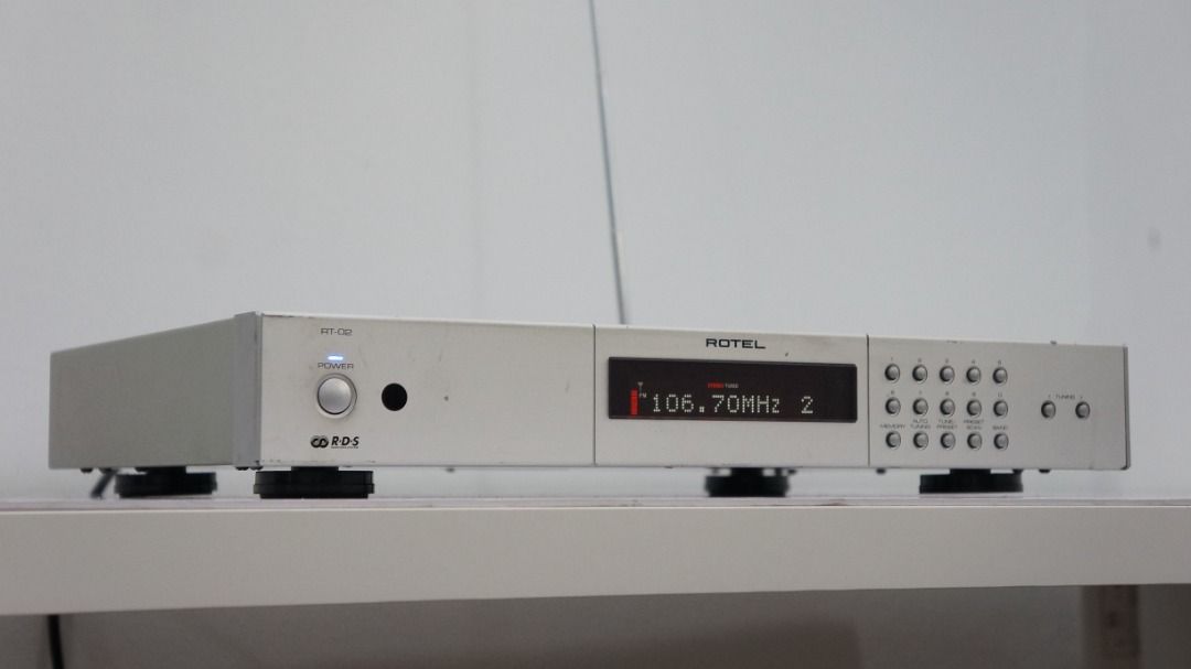 Rotel RT-02 High Grade FM/AM Stereo Tuner, Audio, Other Audio Equipment ...