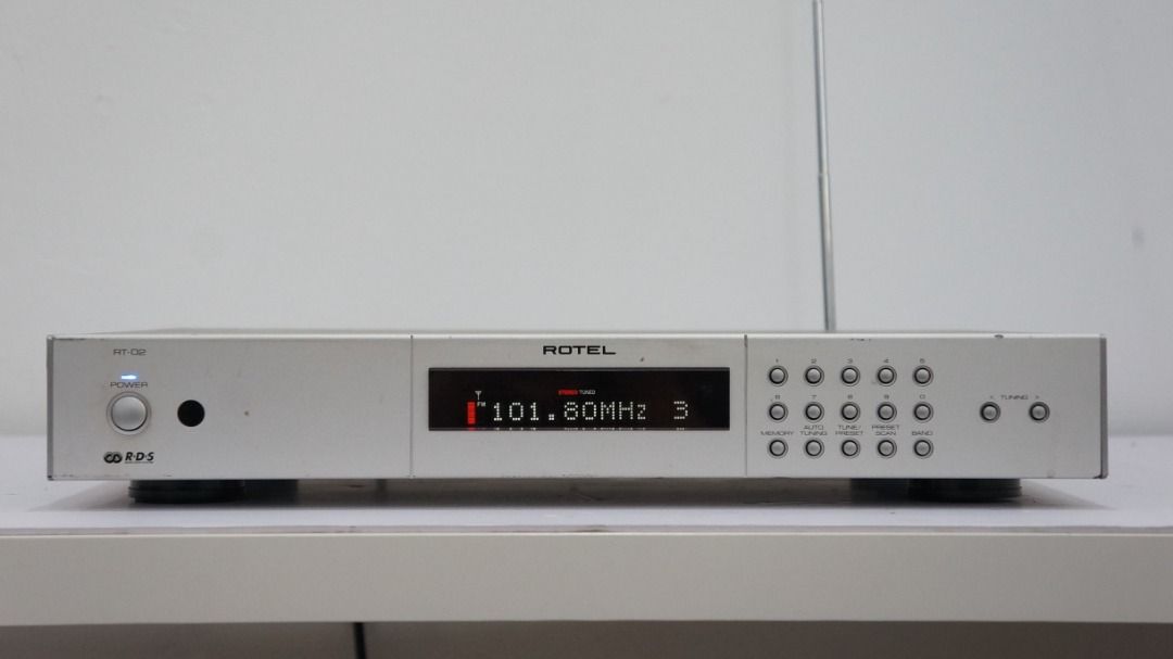 Rotel RT-02 High Grade FM/AM Stereo Tuner, Audio, Other Audio Equipment ...