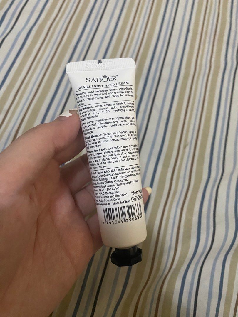 Sadoer Snails Moist Hand Cream 30g, Beauty & Personal Care, Bath & Body ...