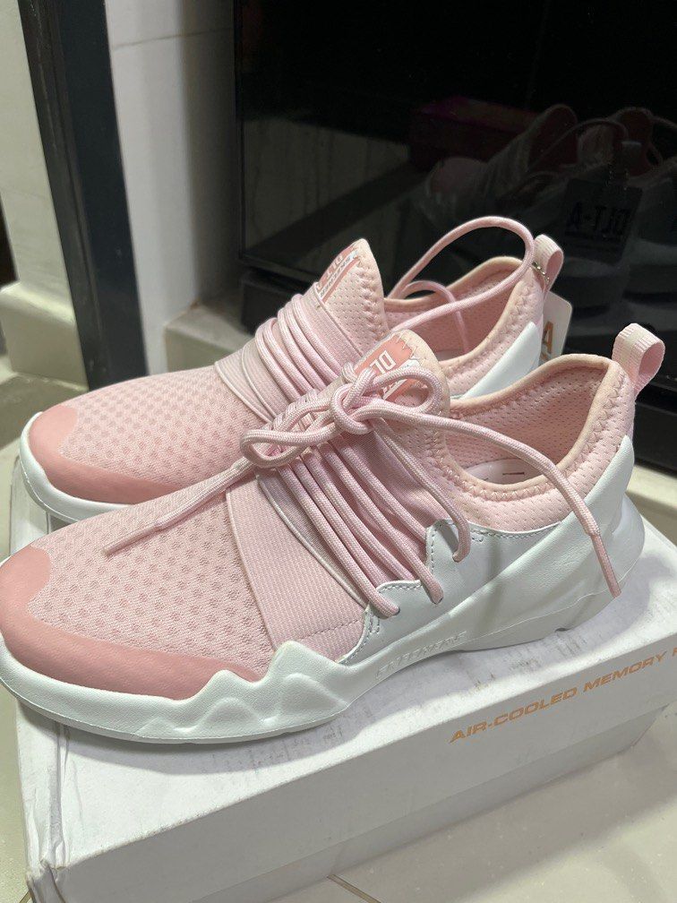 Skechers DLT-A running shoes, Women's Fashion, Footwear, Sneakers on Carousell