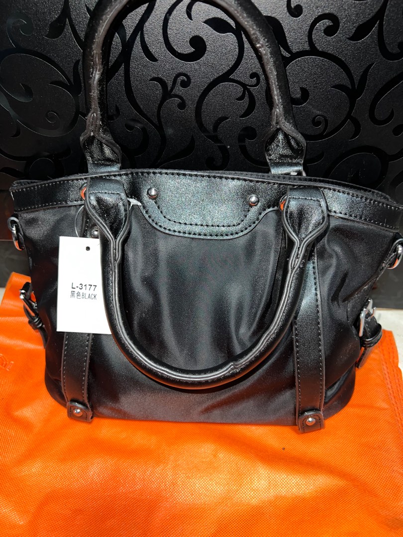 Small Hand Carry Bag, Women's Fashion, Bags & Wallets, Purses & Pouches ...