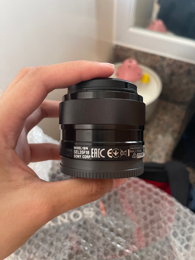 Sony Lens E 35mm f/1.8 OSS SEL35F18, Photography, Lens & Kits on Carousell
