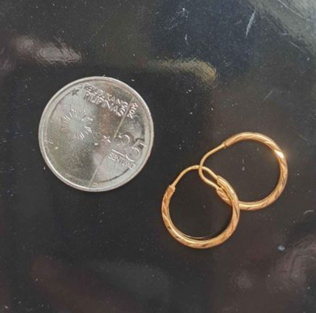 SUBASTA 21k Saudi Gold Loop Earrings 0.5g, Women's Fashion, Jewelry ...