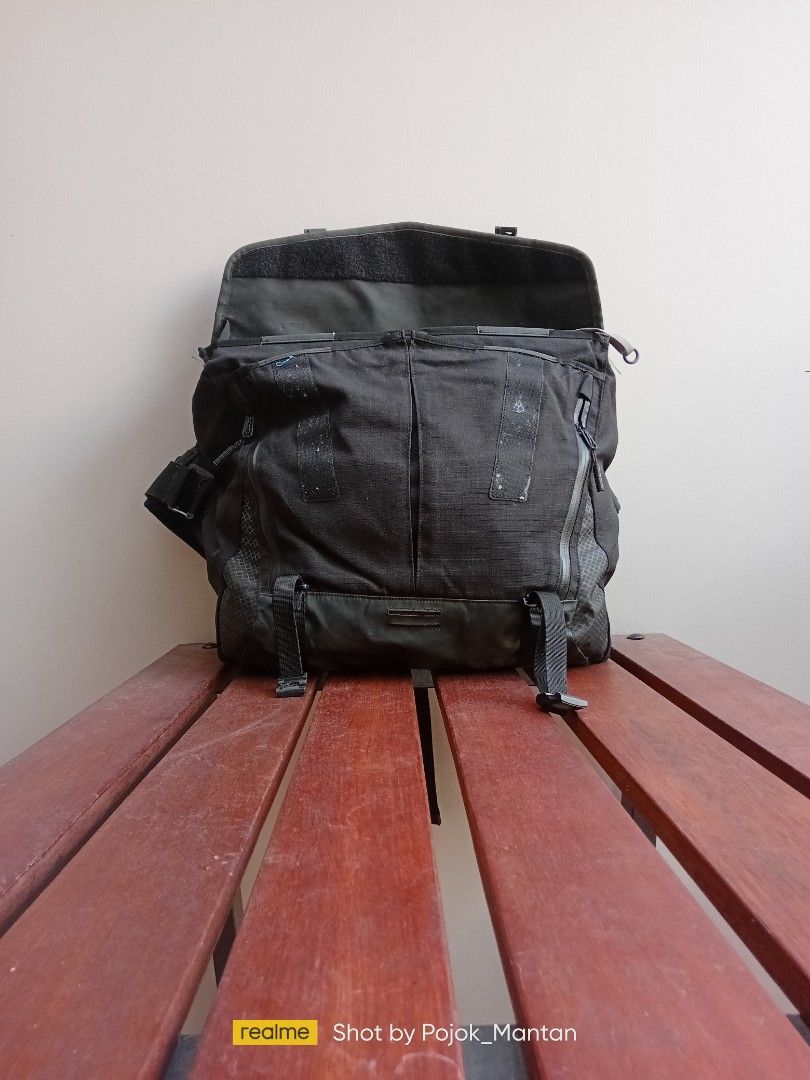 TIMBUK2 MASSENGER BAG, Fesyen Pria, Tas & Dompet , Tas Selempang di ...