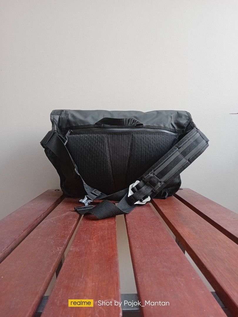 TIMBUK2 MASSENGER BAG, Fesyen Pria, Tas & Dompet , Tas Selempang di ...
