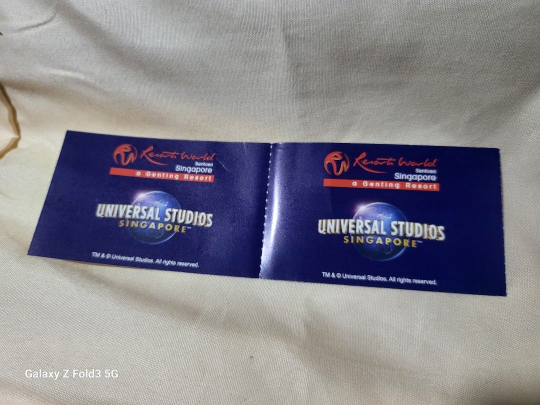 One Universal studios one day pass with 5 dollars food voucher, Tickets ...