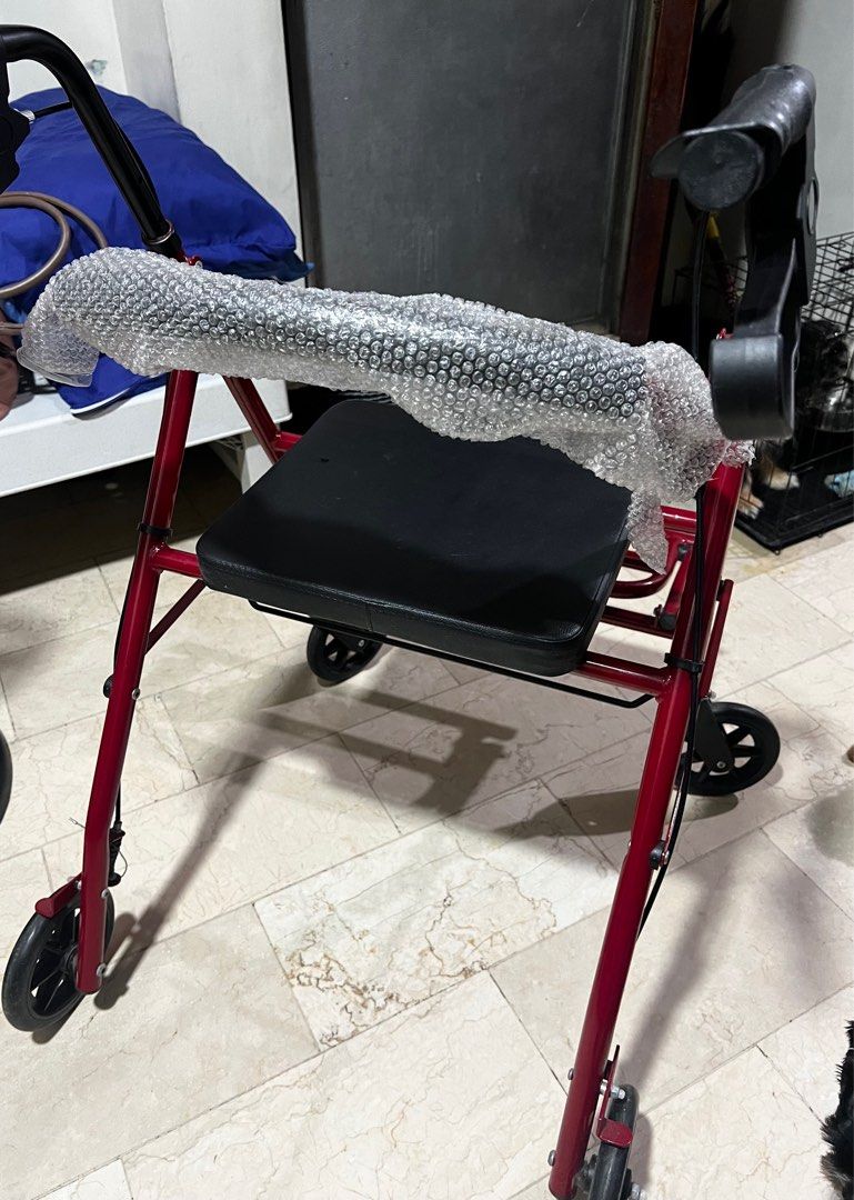 Walker Rollator with seat, footrest, and basket., Health & Nutrition ...