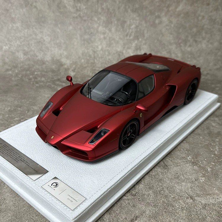 1/18 GAVIN Ferrari Enzo (comes with display case) - Full Carbon, Matt ...