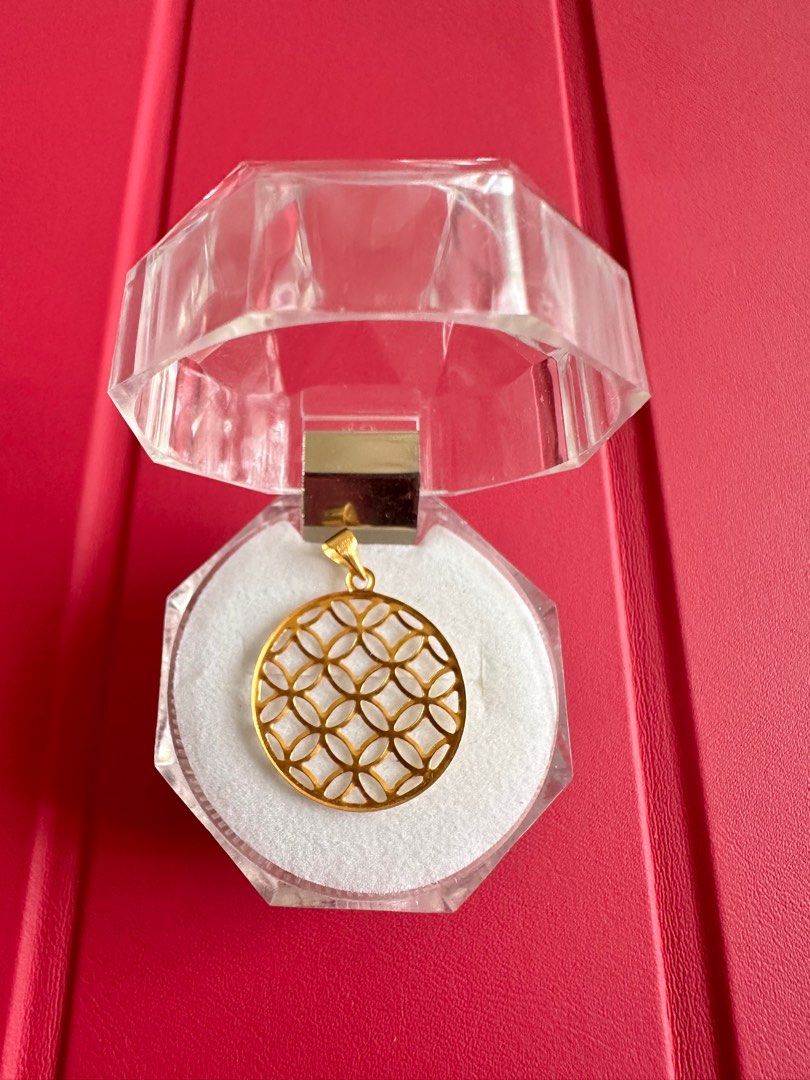 18K Saudi Gold Money Catcher Pendant (20mm), Women's Fashion, Jewelry ...