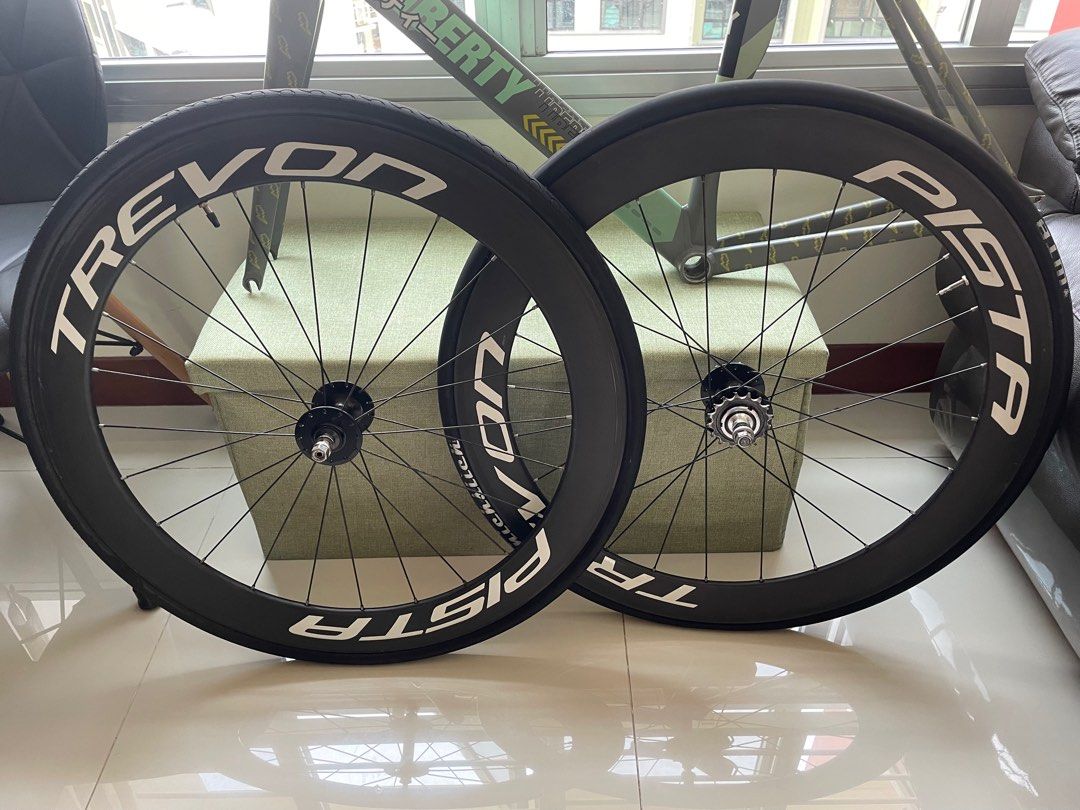 60mm carbon wheelset, Sports Equipment, Bicycles & Parts, Parts ...
