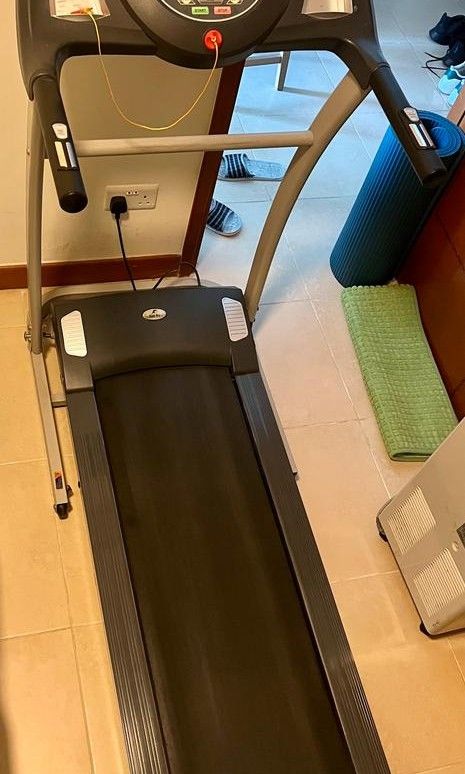 二手跑步機 Second hand Treadmill, 運動產品, 運動與健身, 運動與健身 - 有氧健身器材 - Carousell
