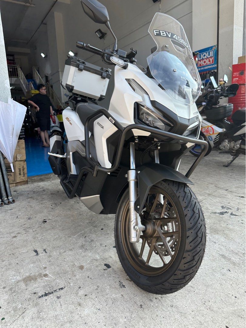 ADV160 GIVI CRASH BAR FAIRING GUARD HONDA, Motorcycles, Motorcycle ...
