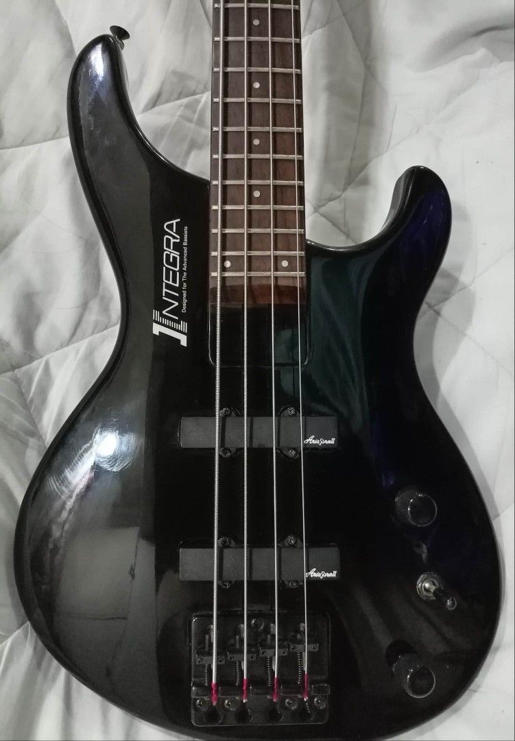 Aria Pro II Integra 4 string Bass guitar, Hobbies & Toys, Music & Media ...