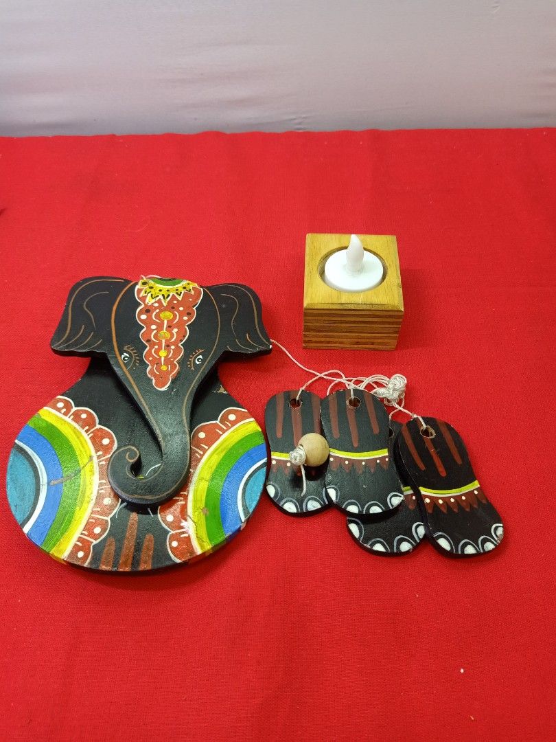 Assorted random display collectible items 145 per set *R68, Furniture ...