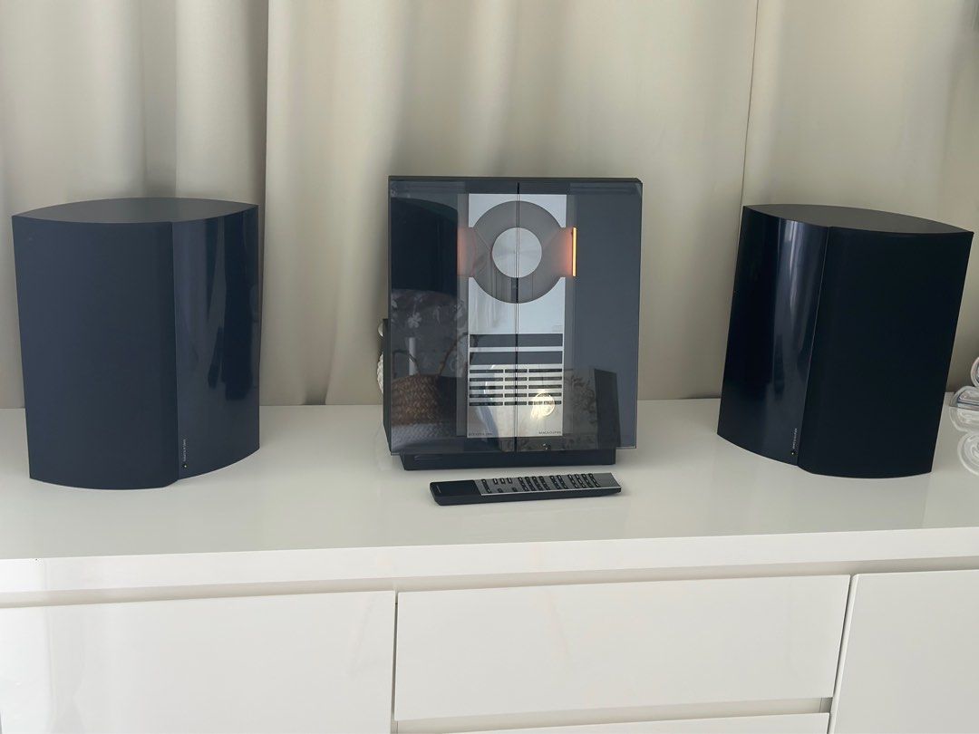Bang&Olufsen Beocenter 2300: Beosystem 2300 and BeoLab 2500 active ...