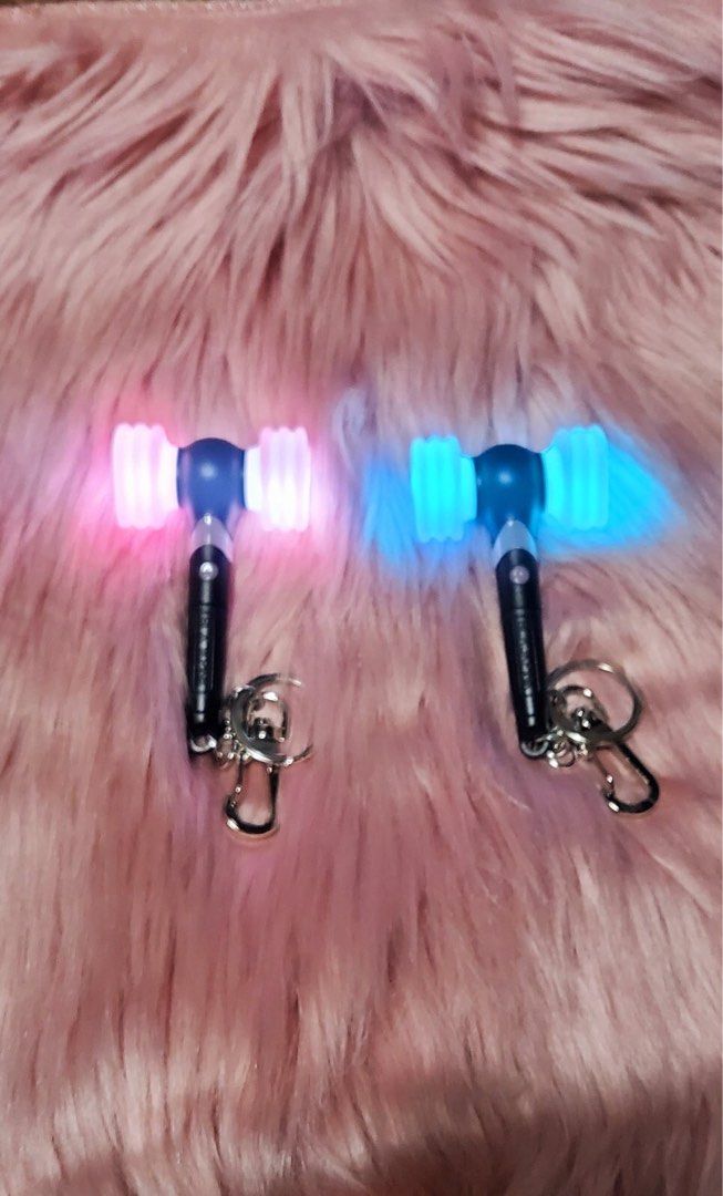 Blackpink Mini Light Stick Keyring Glow Stick, Hobbies & Toys ...