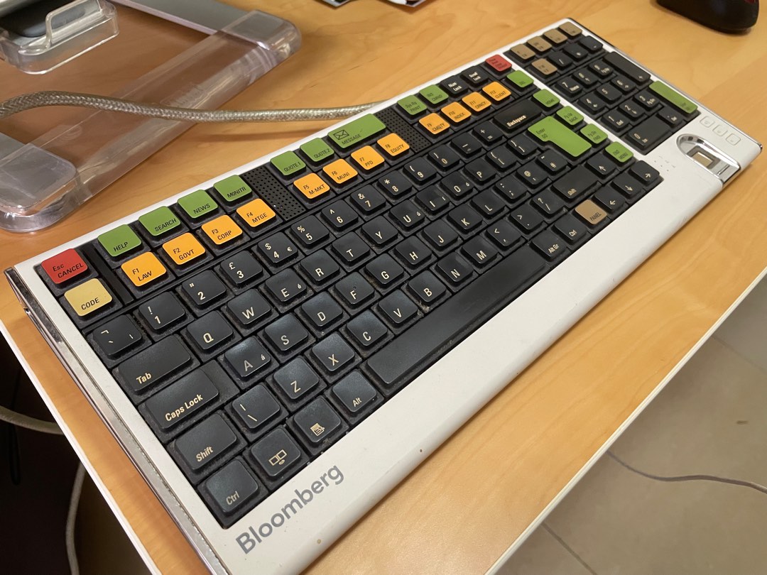 Bloomberg Keyboard - vintage finance, 電腦＆科技, 電腦周邊及配件, 電腦鍵盤及相關產品 - Carousell