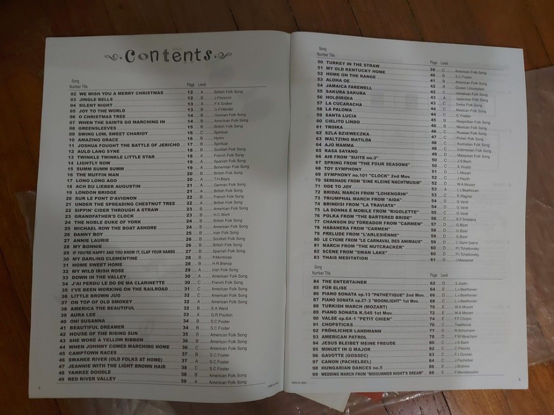 Casio LK 110 piano keyboard, Hobbies & Toys, Music & Media, Musical ...