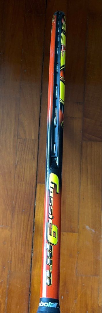 Voiki classic series C9, 運動產品, 運動與體育, 運動與體育 - 球拍和球類運動 - Carousell