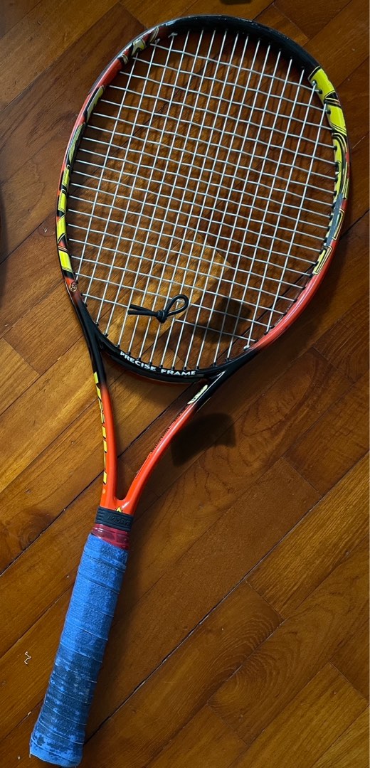 Voiki classic series C9, 運動產品, 運動與體育, 運動與體育 - 球拍和球類運動 - Carousell