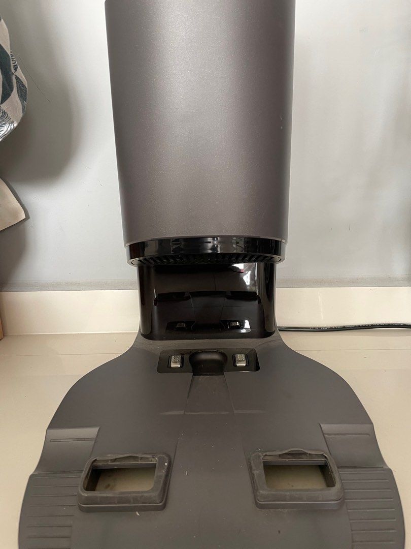 Deebot T8 AIVI with auto empty bin, TV & Home Appliances, Vacuum ...