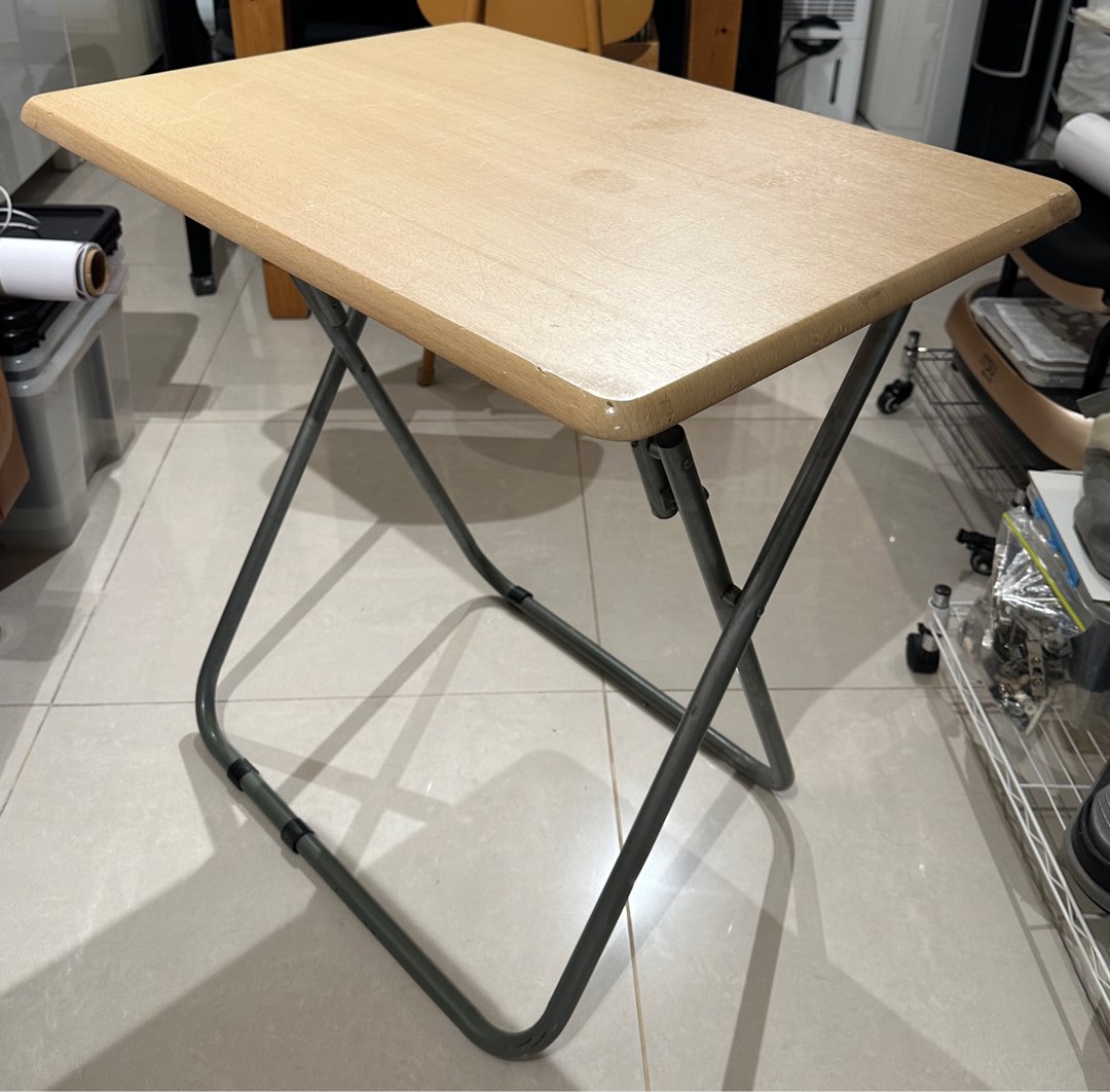 FREE - Folding Table, 傢俬＆家居, 傢俬, 桌子 - Carousell