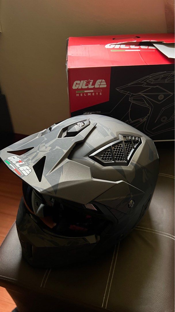 Gille Squadron Helmet Matte Black Grey XXL, Motorbikes, Motorbike Parts ...