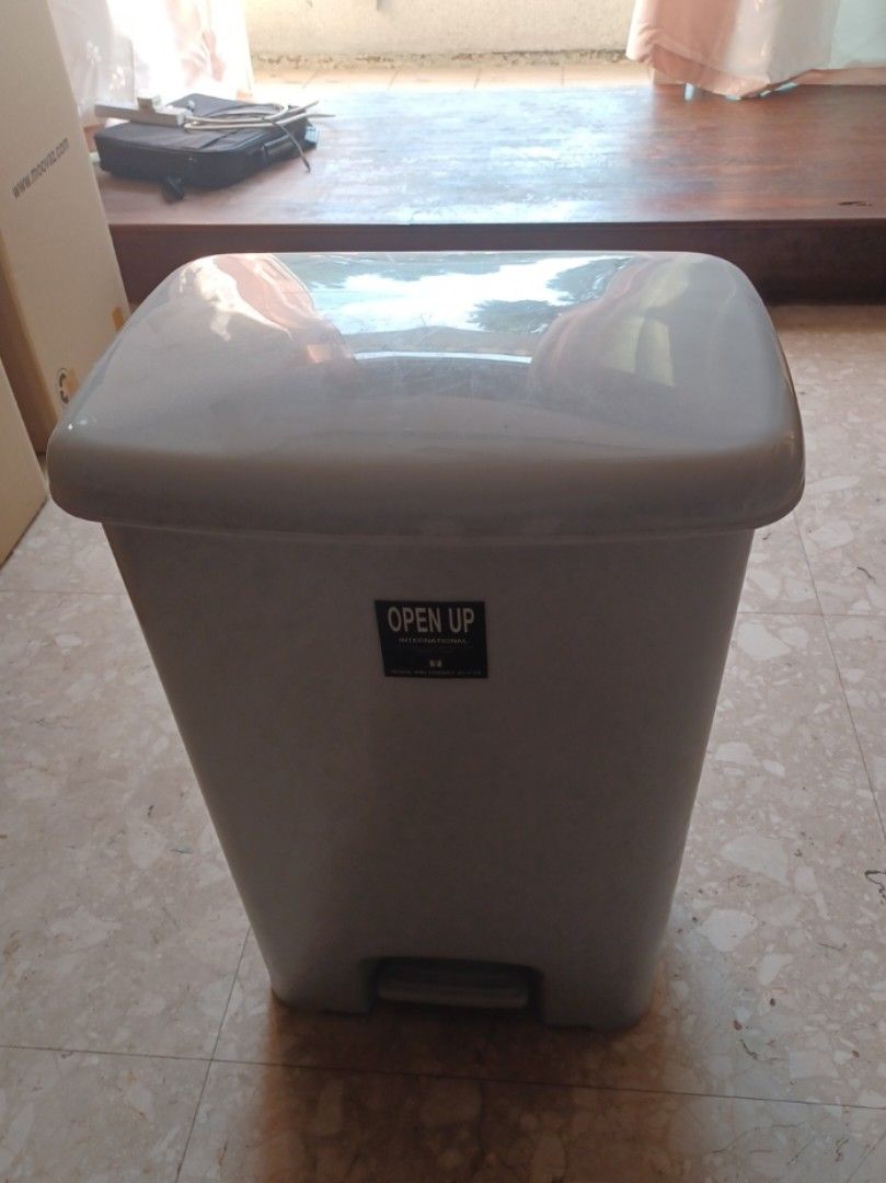 Mid sized pedestal bin, Furniture & Home Living, Cleaning & Homecare ...