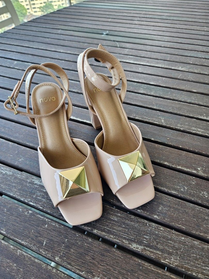 Neutral block heel sandals, Women's Fashion, Footwear, Heels on Carousell