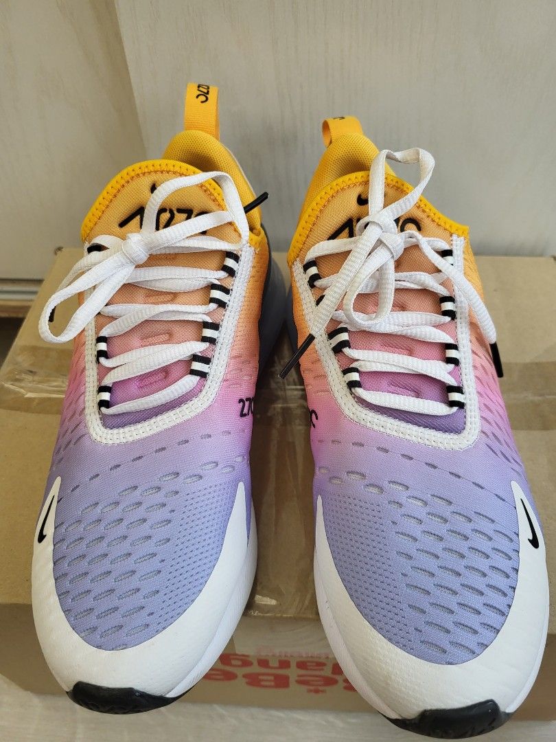 Nike Air270 27c 女鞋, 她的時尚, 鞋類, 運動鞋、球鞋在旋轉拍賣