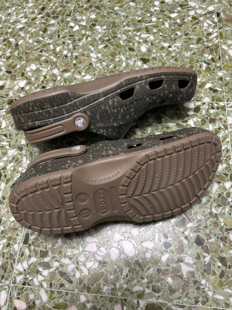 Original crocs, Men's Fashion, Footwear, Flipflops and Slides on Carousell
