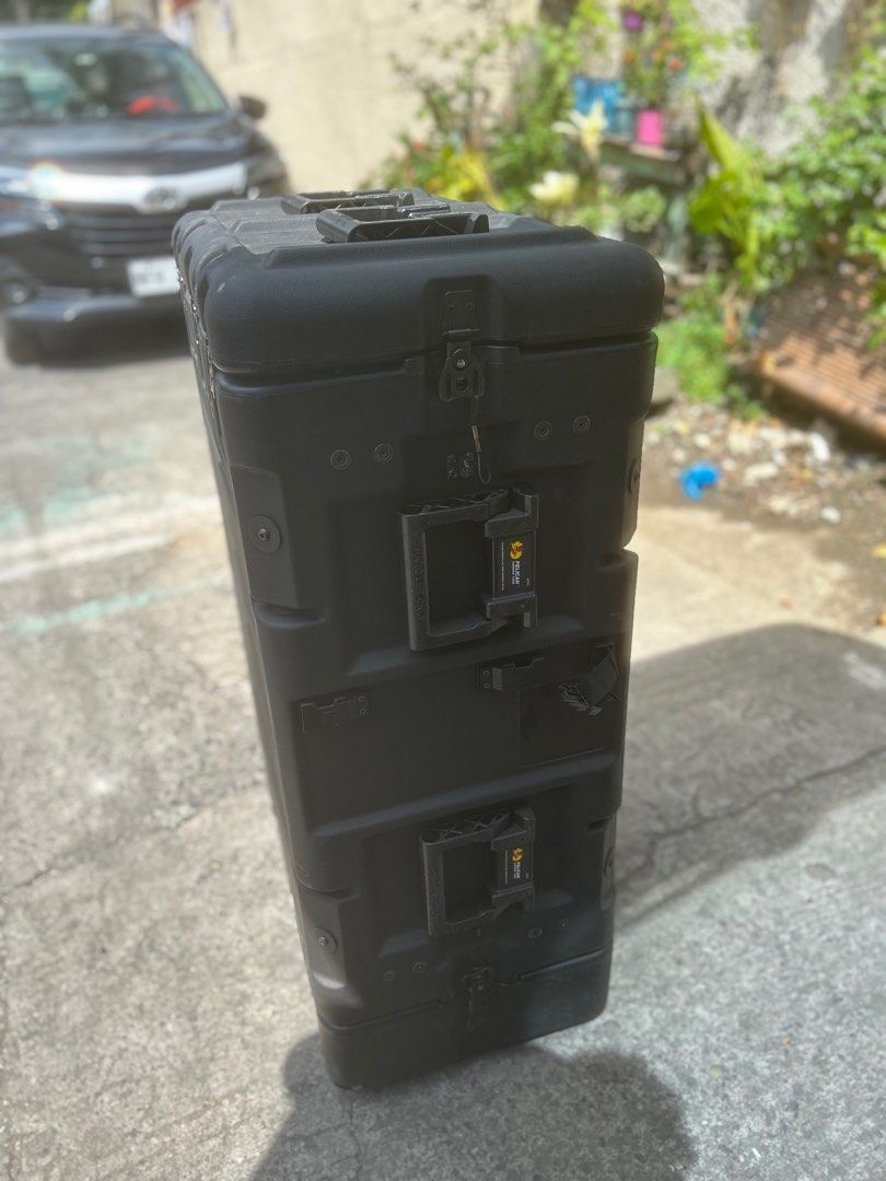 Pelican Rack Mount Case Super V-Series 5U, Computers & Tech, Parts ...