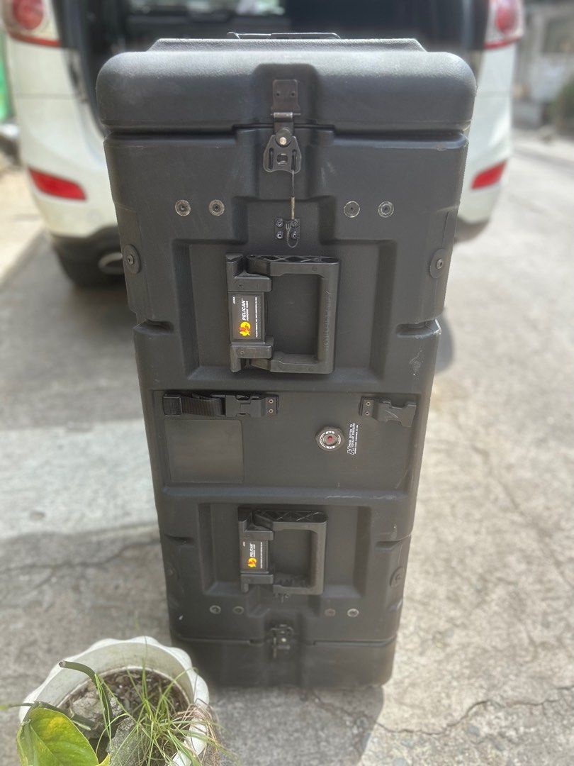 Pelican Rack Mount Case Super V-Series 5U, Computers & Tech, Parts ...