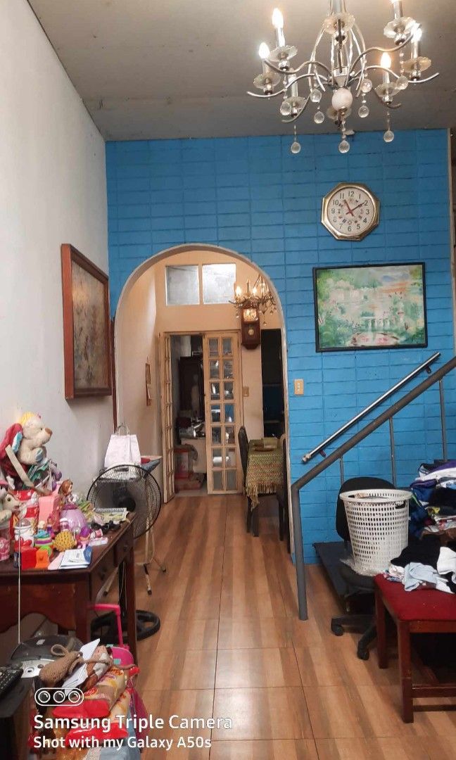 Pre owned Bungalow house and lot for sale located in Bahay Toro ...