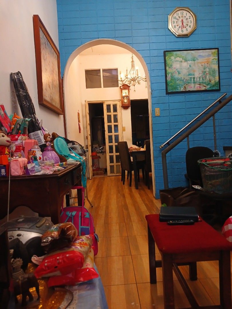 Pre owned Bungalow house and lot for sale located in Bahay Toro ...