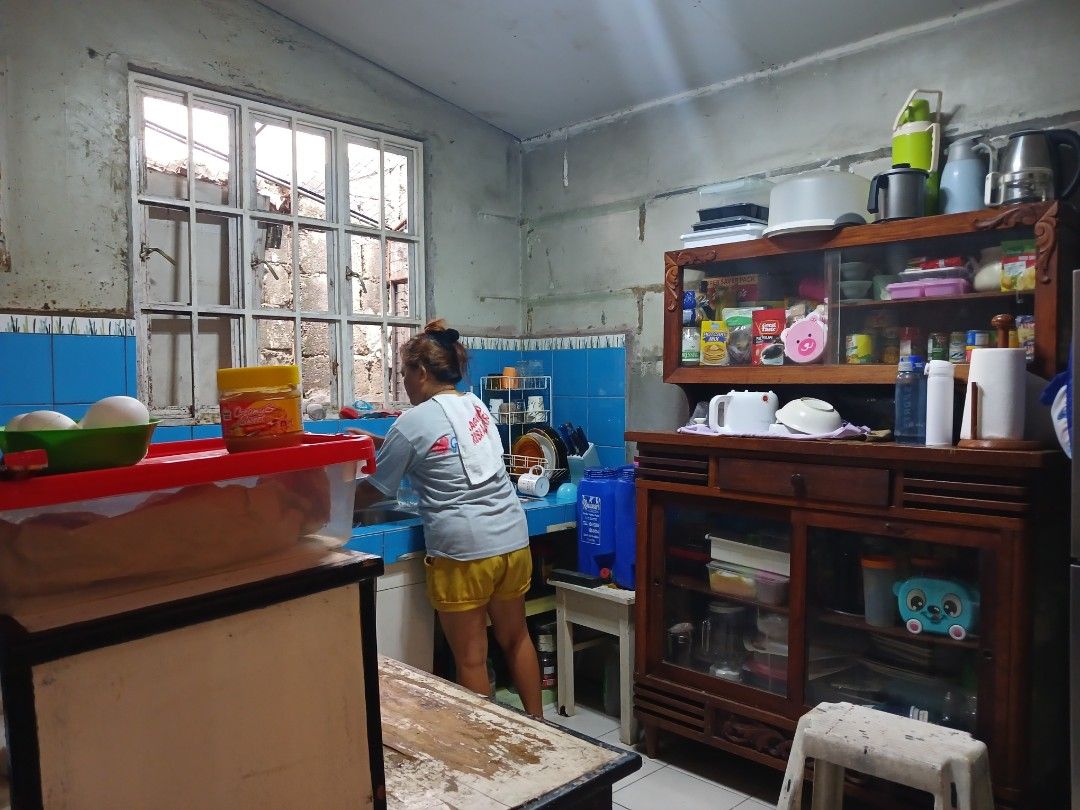 Pre owned Bungalow house and lot for sale located in Bahay Toro ...