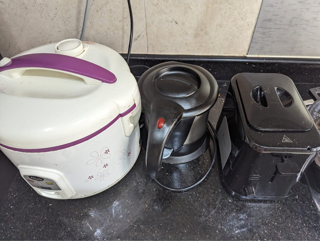 Selling all for 50: Rice cooker, kettle, toaster, TV & Home Appliances ...