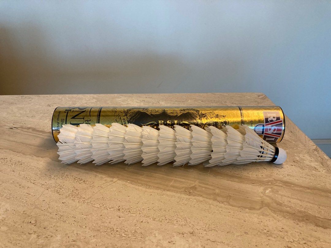 RSL Ultimate used badminton shuttlecocks 二手羽毛球, 運動產品, 運動與體育, 運動與體育 - 球拍 ...