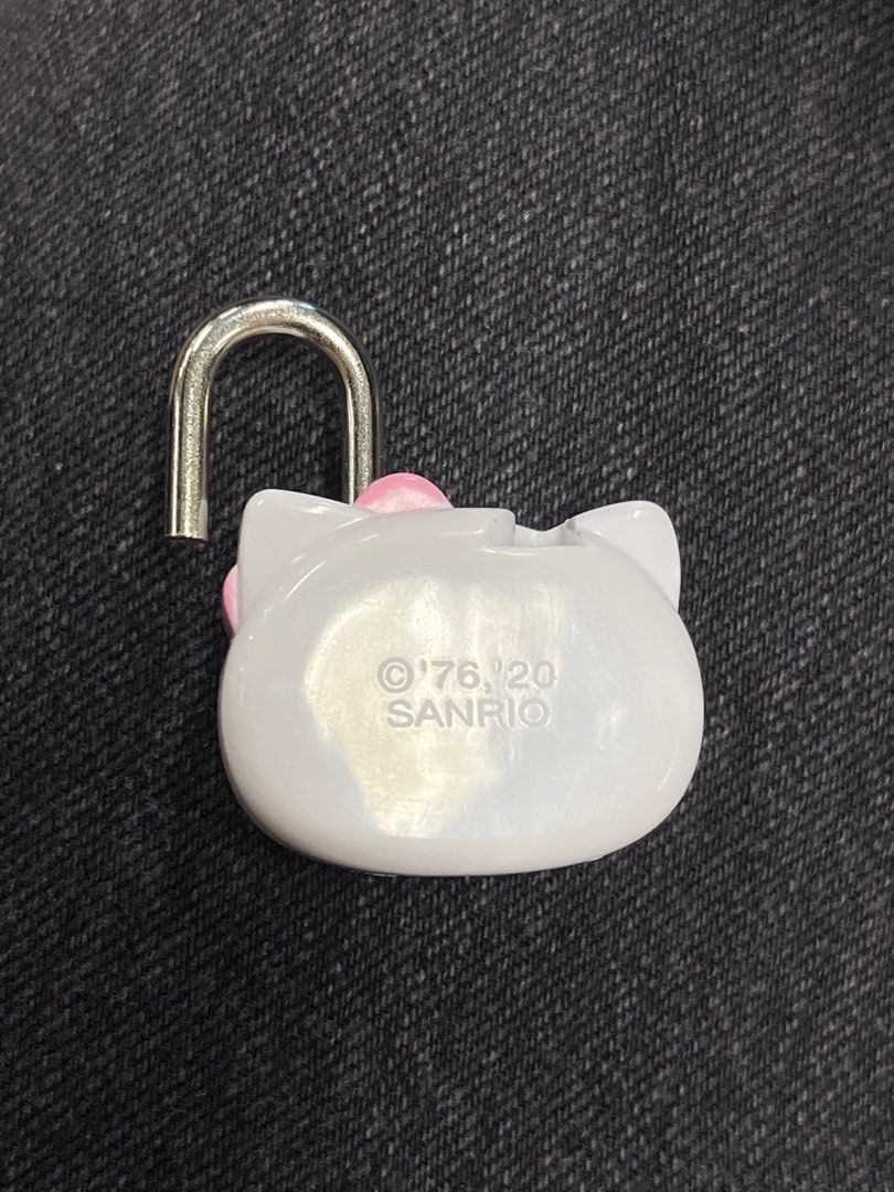 Sanrio Hello Kitty Locker鎖, 傢俬＆家居, 保安及門鎖 , 門鎖、門、閘 - Carousell