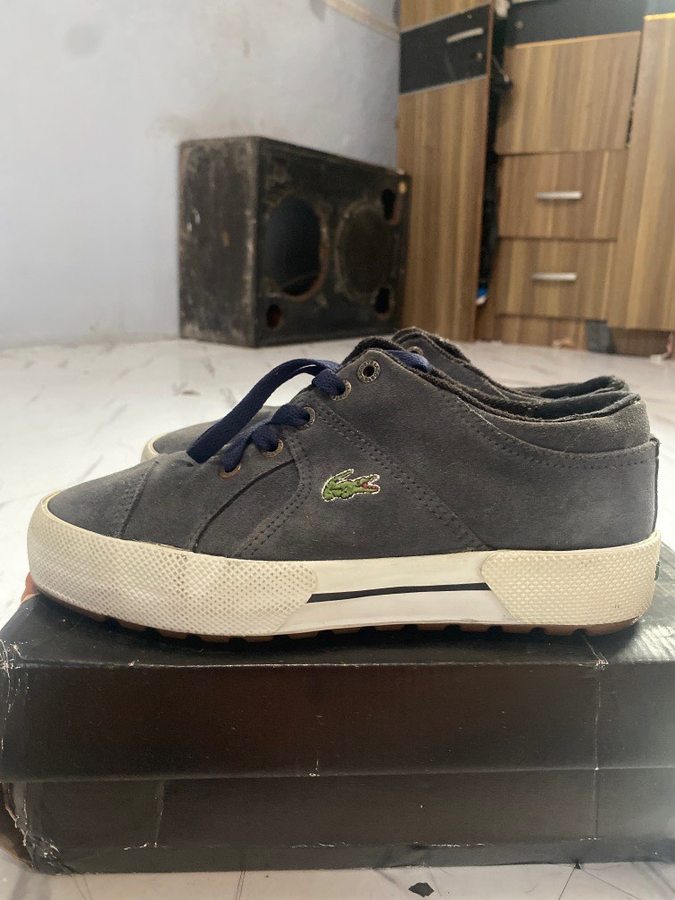 Sepatu Lacoste kasual bahan karet n kulit suede biru dongker, Fesyen ...