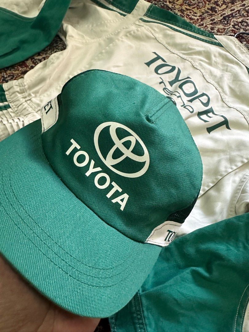 Set overall dengan topi toyota toyopet, Men's Fashion, Coats, Jackets ...
