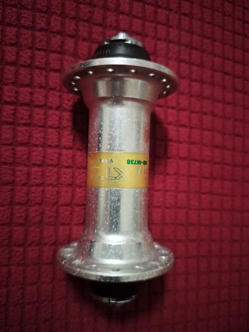Shimano XT HB-M738 front hub, Sports Equipment, Bicycles & Parts, Parts ...