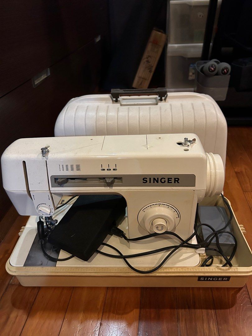 Singer Sewing machine 2602, TV & Home Appliances, Other Home Appliances ...
