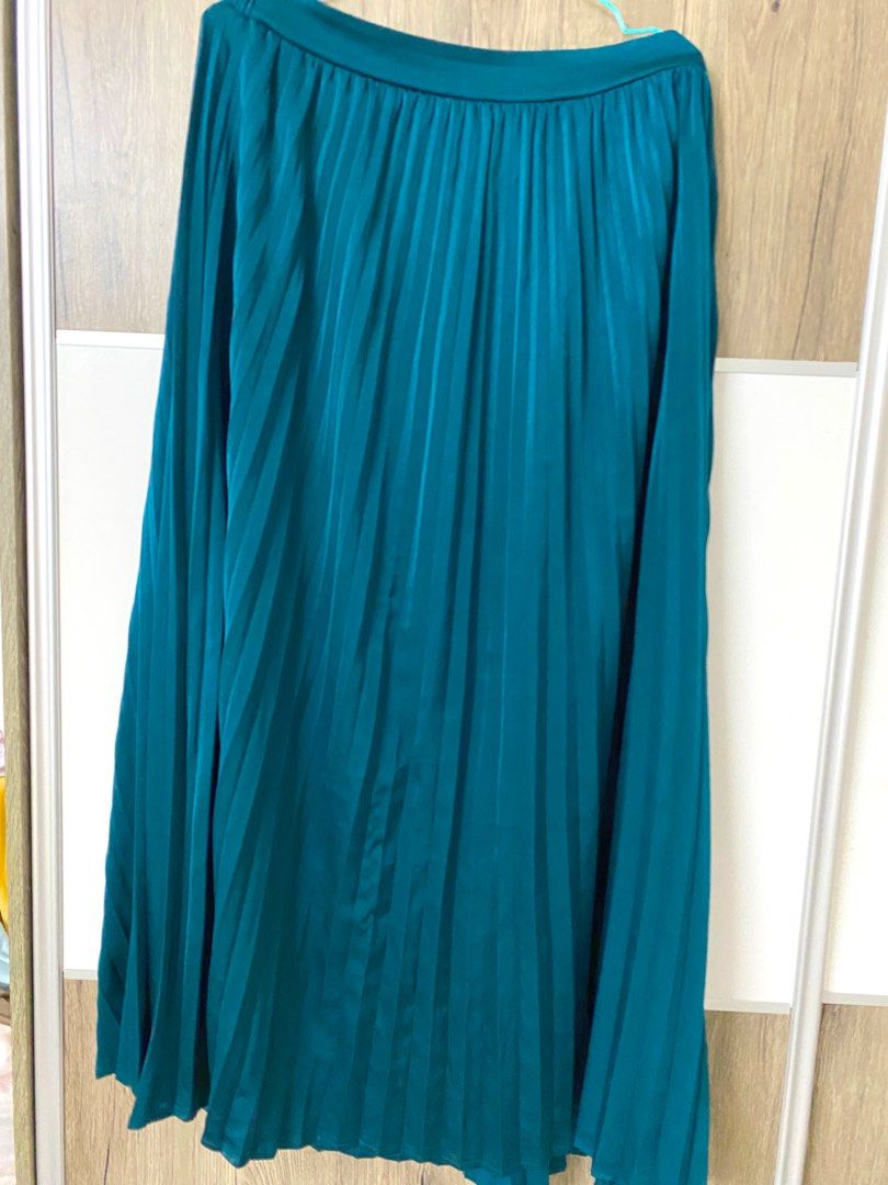Skrit, Women's Fashion, Muslimah Fashion, Bottoms on Carousell
