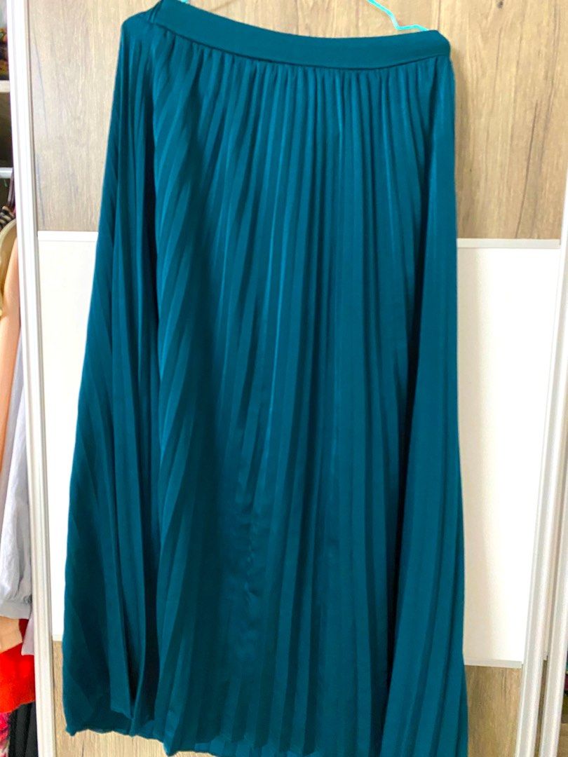 Skrit, Women's Fashion, Muslimah Fashion, Bottoms on Carousell