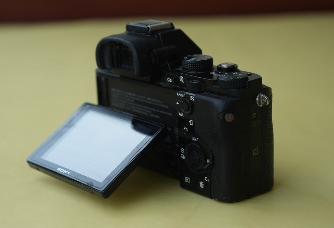 Sony a7 first generation, Photography, Cameras on Carousell