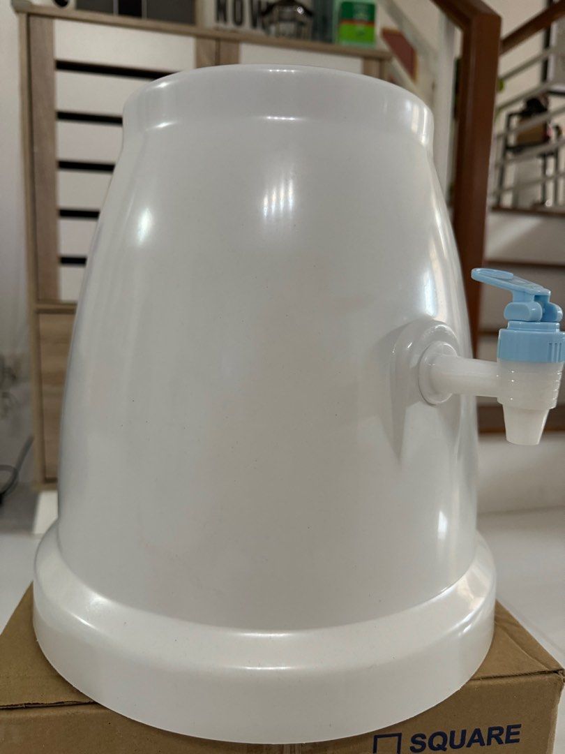 Table Top Dispenser, Furniture & Home Living, Home Improvement ...