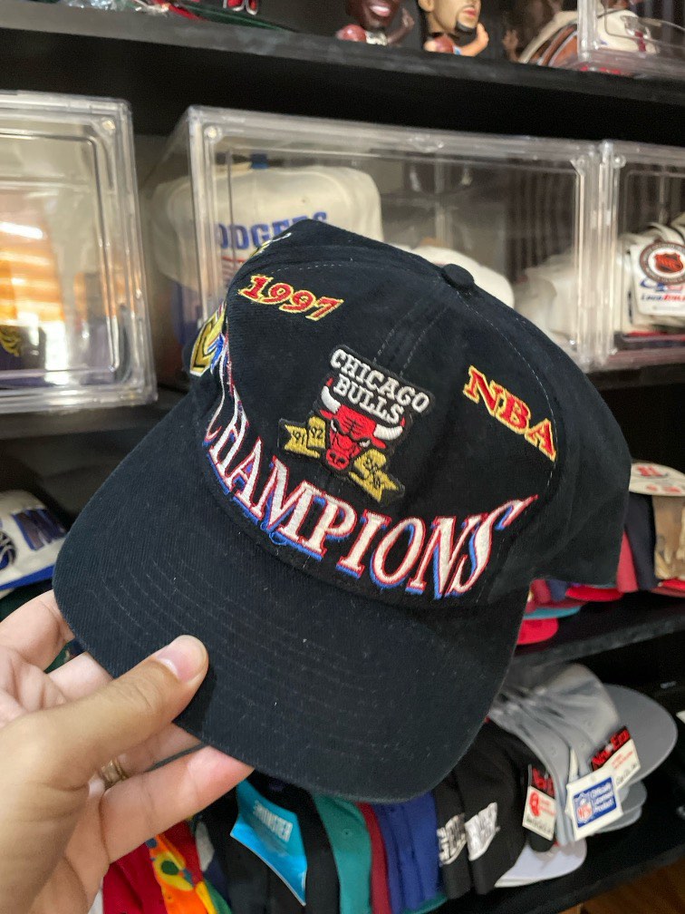 Vintage 97 Bulls Cap, Men's Fashion, Watches & Accessories, Caps & Hats ...